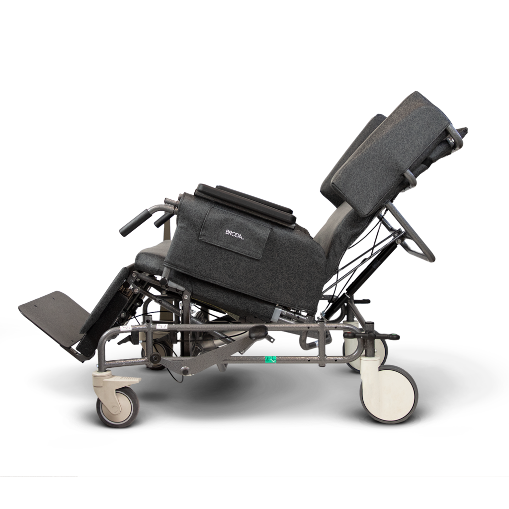 Vanguard Bariatric Wheelchair - Wheelchairs - Motion